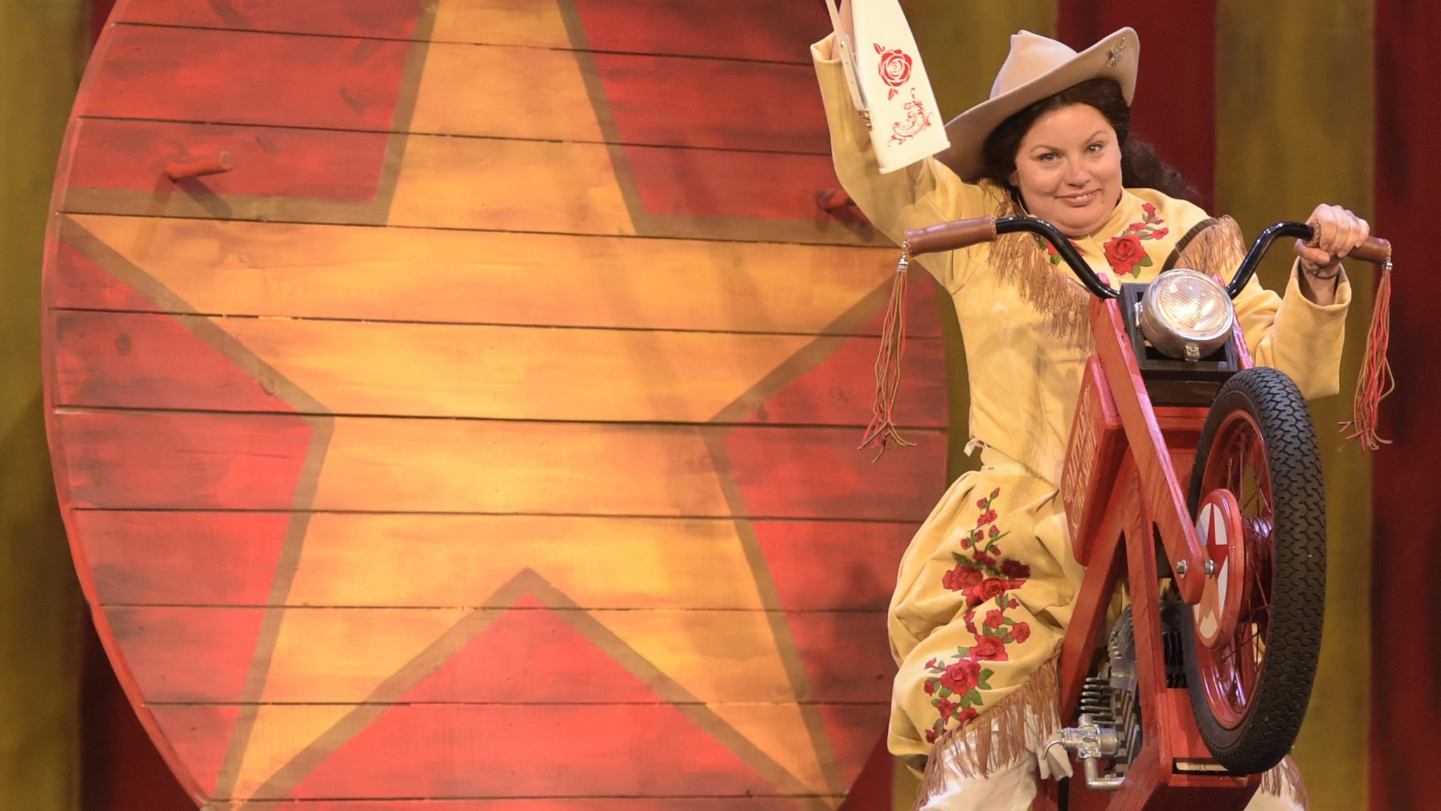 First Look At Encore – Episode 105 – “Annie Get Your Gun” – What's On ...