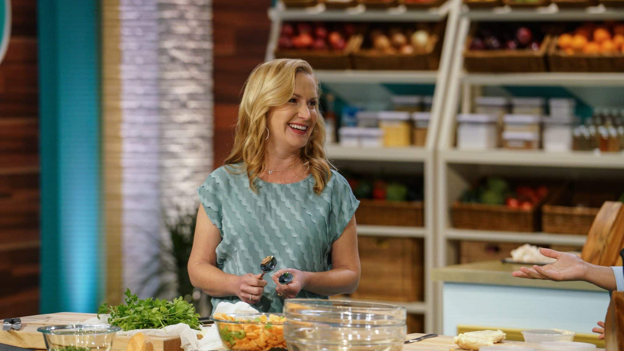 “Be Our Chef” Episode 109 – “Tiana’s Palace” Preview – What's On Disney ...